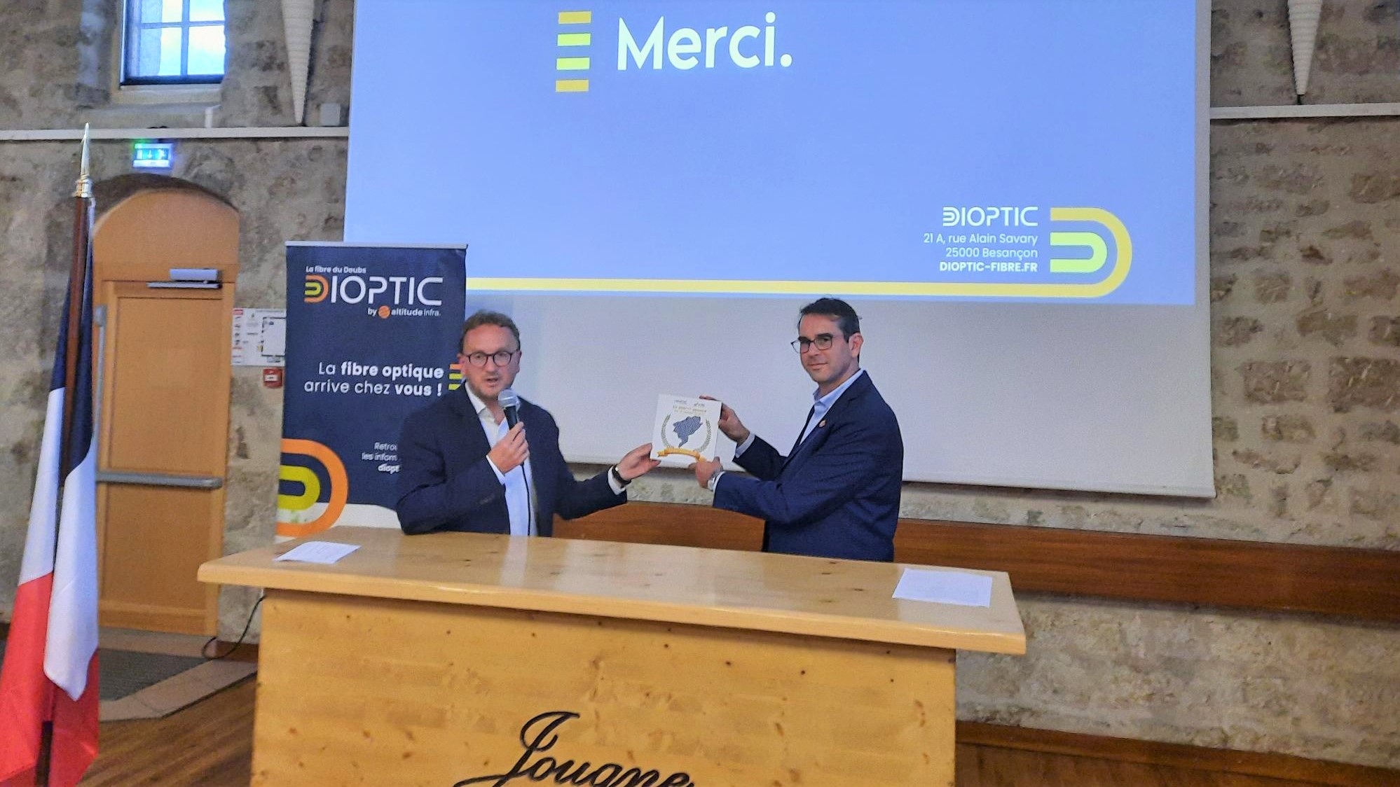 La Fibre du Doubs passe de nouveau la frontière pour arriver en Suisse ...